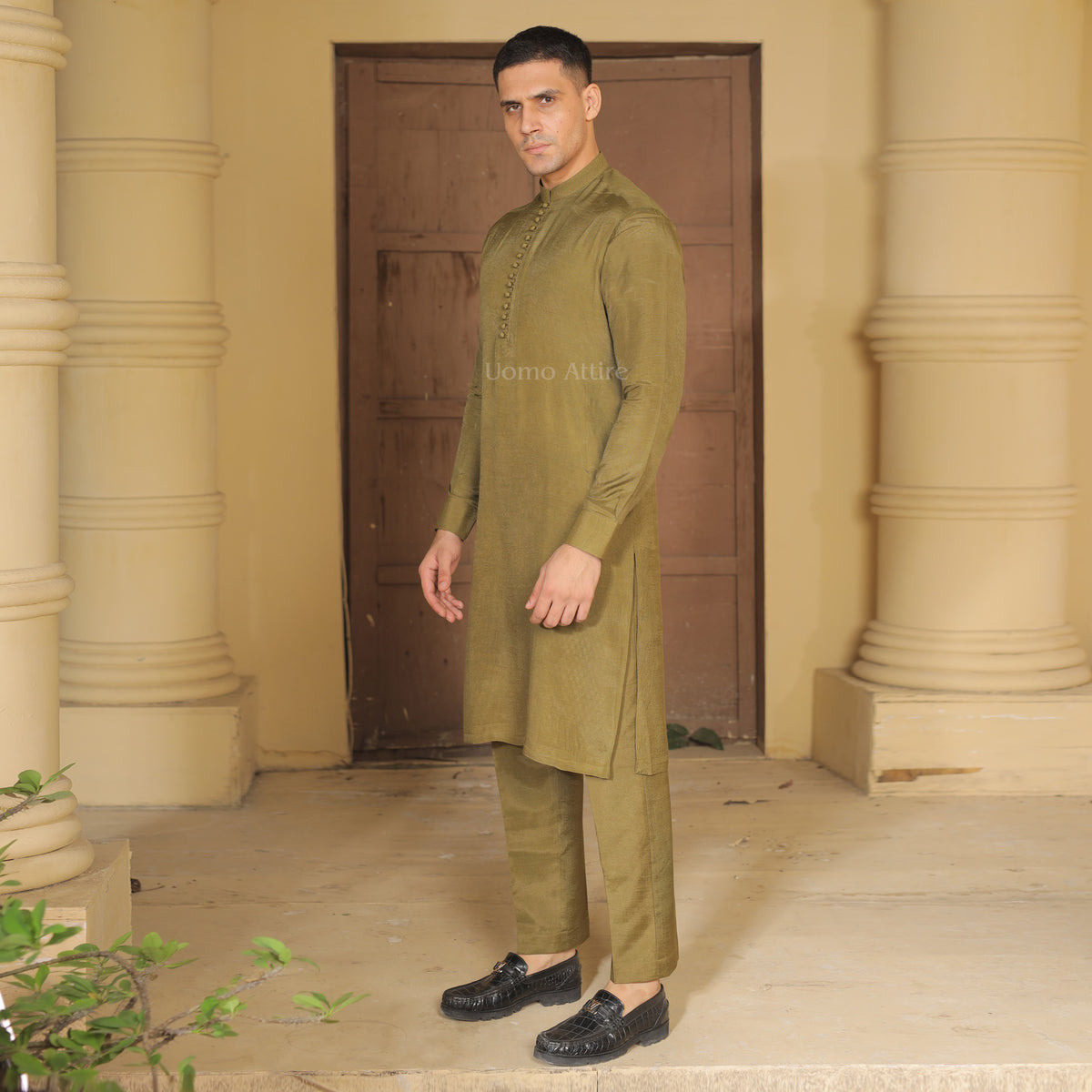 Luxurious Raw Silk Kurta and Pajama for Groom – Uomo Attire